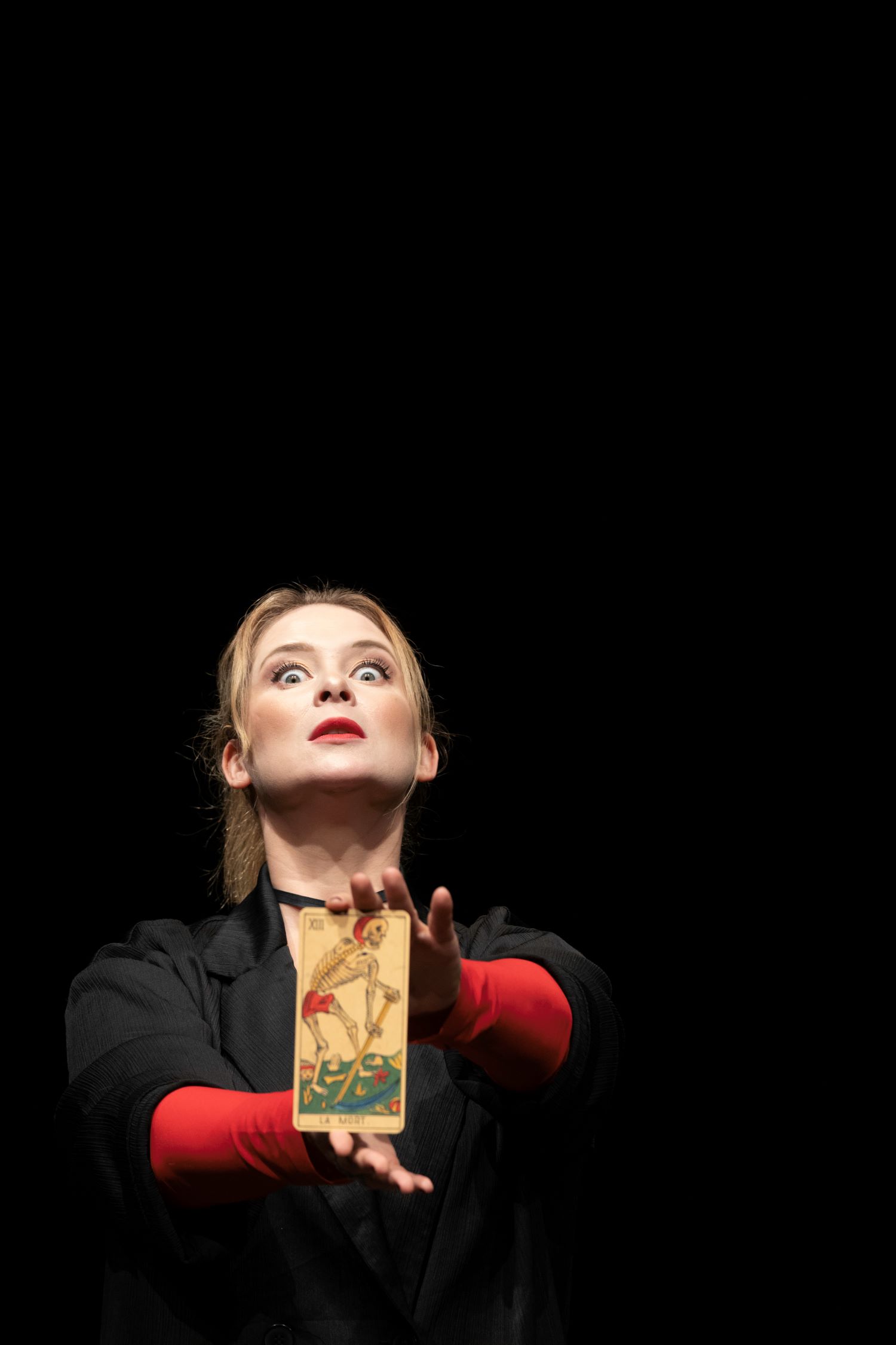 Bellaria Igea-Marina, Alice Mangione “Cruda e Nuda” al Cinema Teatro ...